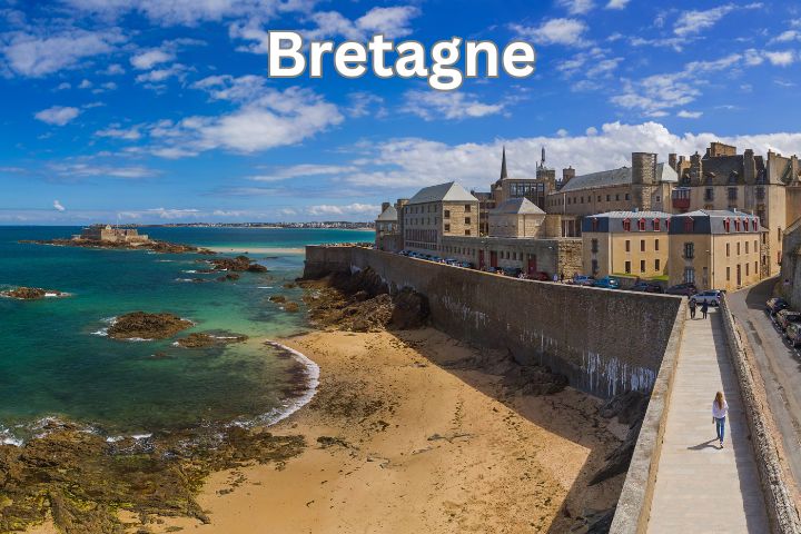 5 Amazing Ideas for a Week-Long Authentic Stay in France (Off the ...